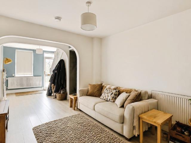 2 bedroom terraced house to rent