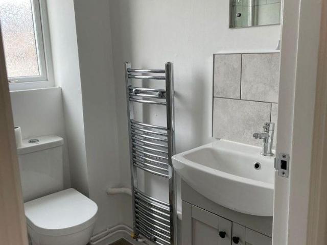 2 bedroom terraced house to rent