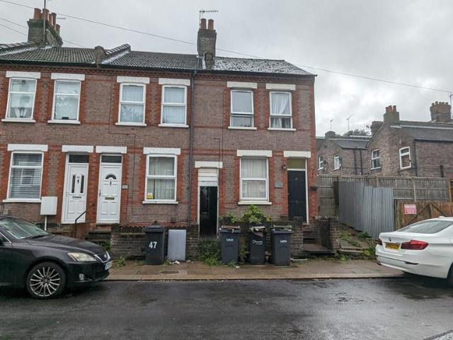 2 bedroom terraced house to rent