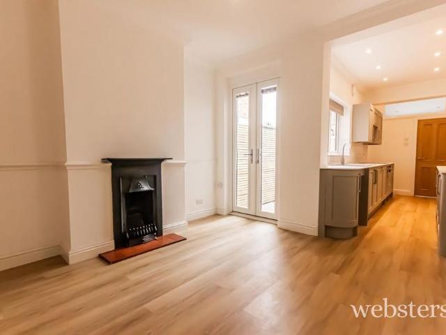 2 bedroom terraced house to rent