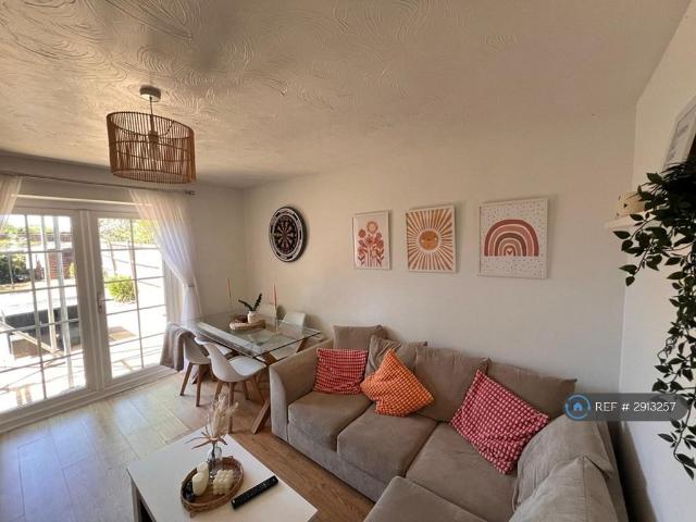 2 bedroom terraced house to rent
