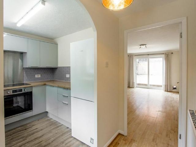 2 bedroom terraced house to rent