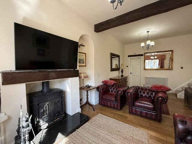 2 bedroom terraced house to rent