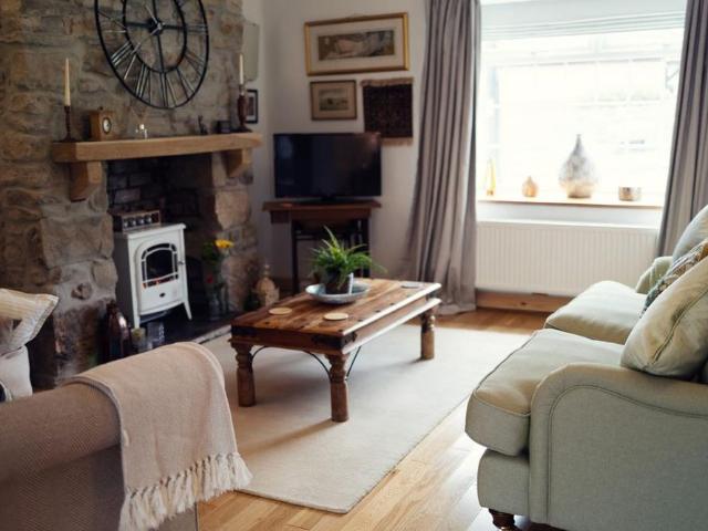 2 bedroom terraced house to rent