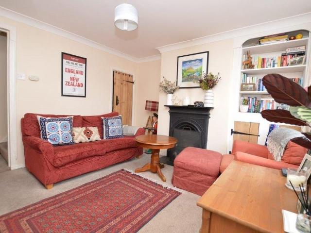 2 bedroom terraced house to rent