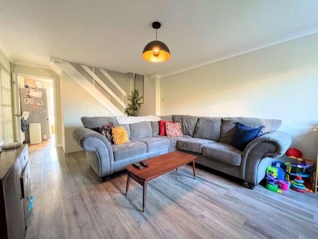 2 bedroom terraced house to rent