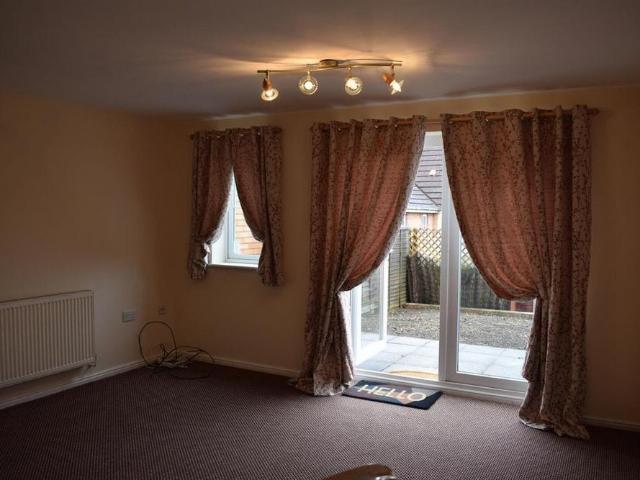 2 bedroom terraced house to rent