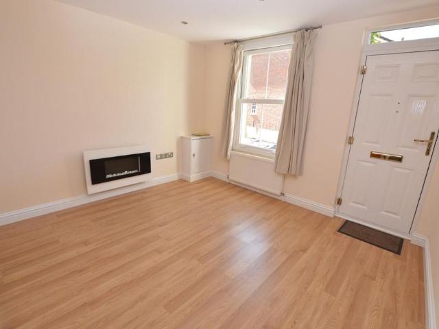 2 bedroom terraced house to rent