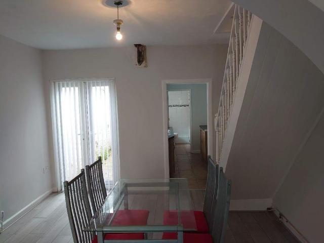 2 bedroom terraced house to rent