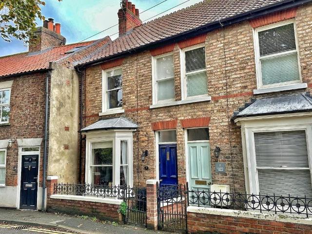 2 bedroom terraced house to rent