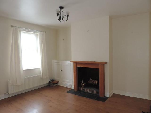 2 bedroom terraced house to rent