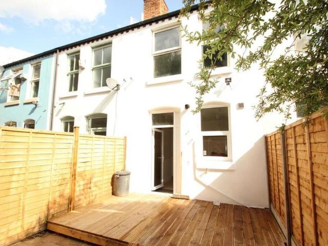 2 bedroom terraced house to rent