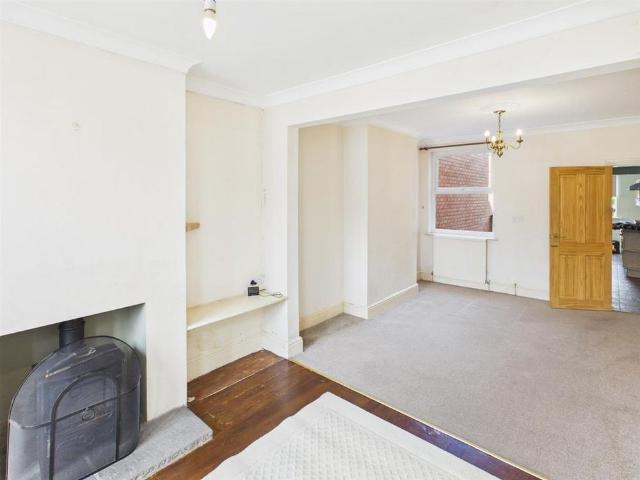 2 bedroom terraced house to rent