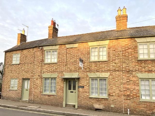 2 bedroom terraced house to rent