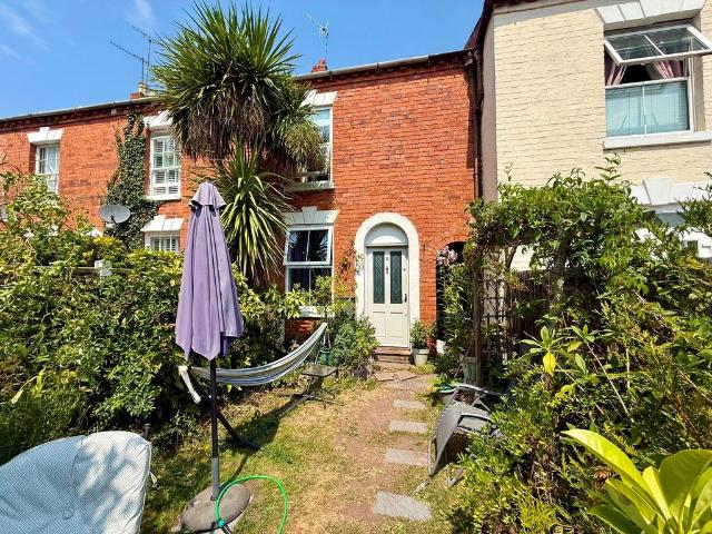 2 bedroom terraced house to rent