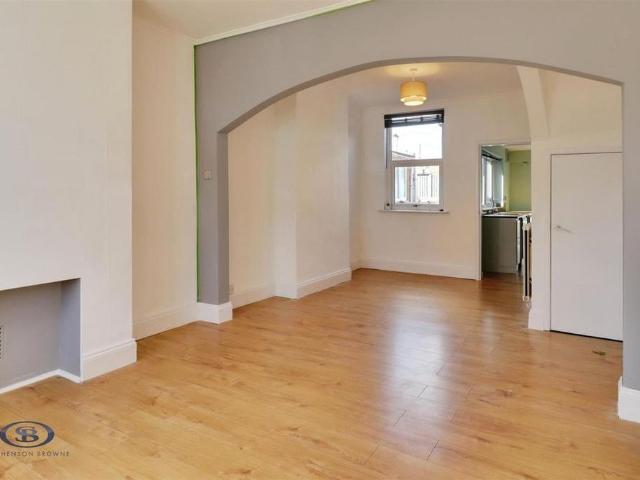 2 bedroom terraced house to rent