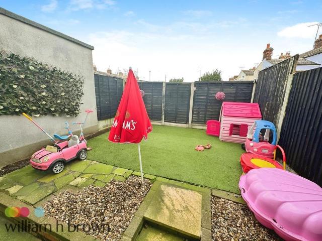 2 bedroom terraced house to rent