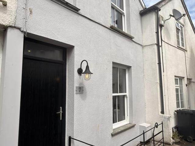 2 bedroom terraced house to rent