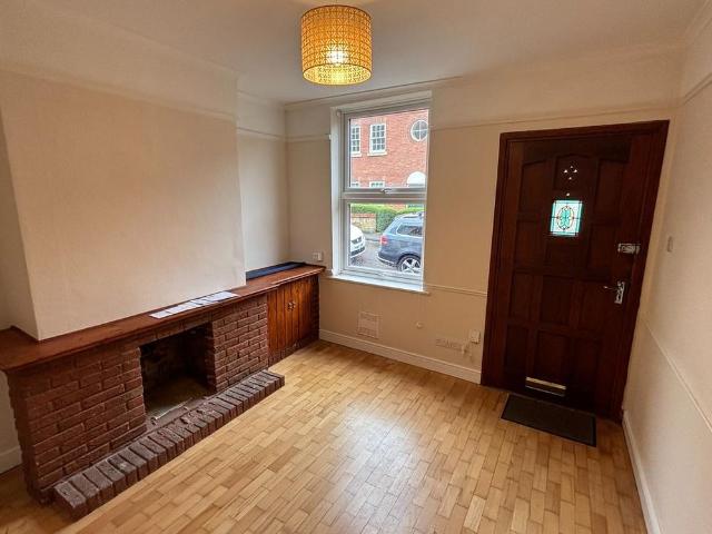 2 bedroom terraced house to rent