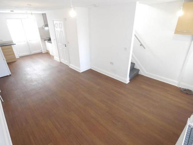 2 bedroom terraced house to rent