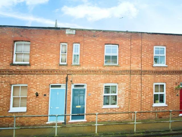 2 bedroom terraced house to rent