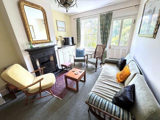 2 bedroom terraced house to rent