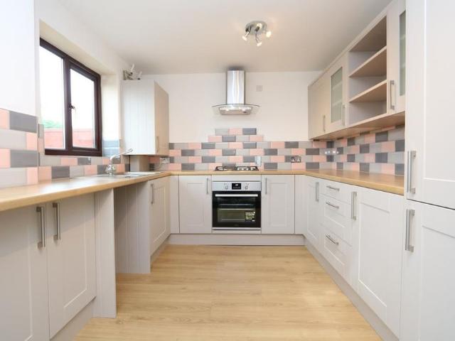 2 bedroom terraced house to rent