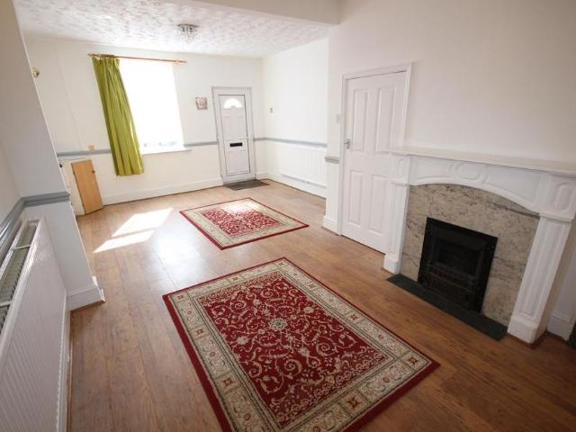 2 bedroom terraced house to rent