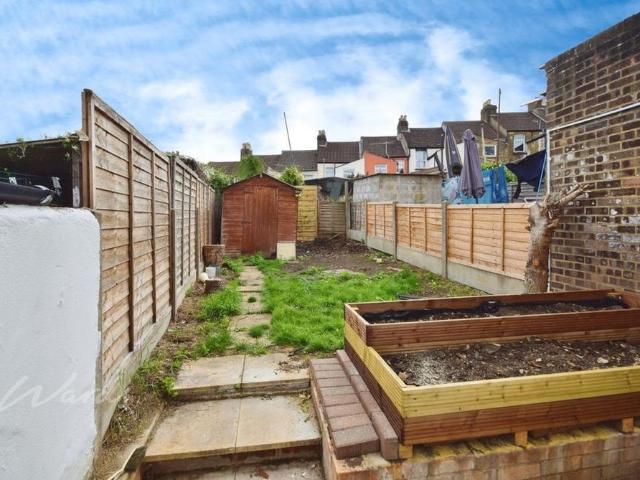 2 bedroom terraced house to rent