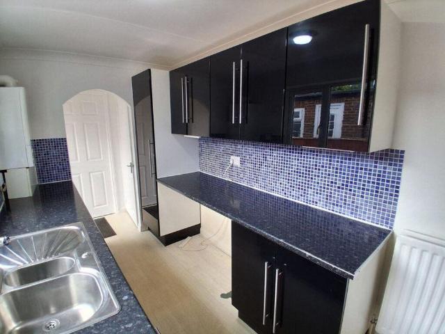 2 bedroom terraced house to rent