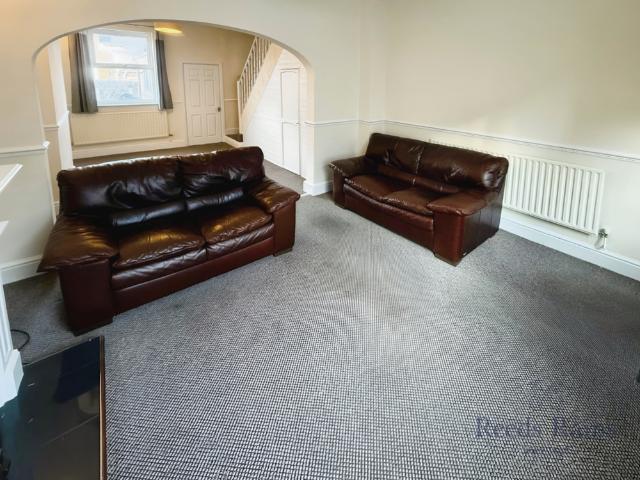 2 bedroom terraced house to rent