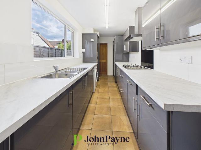 2 bedroom terraced house to rent