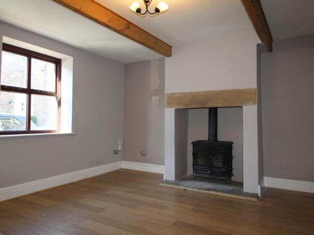 2 bedroom terraced house to rent