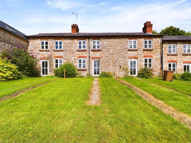 2 bedroom terraced house to rent