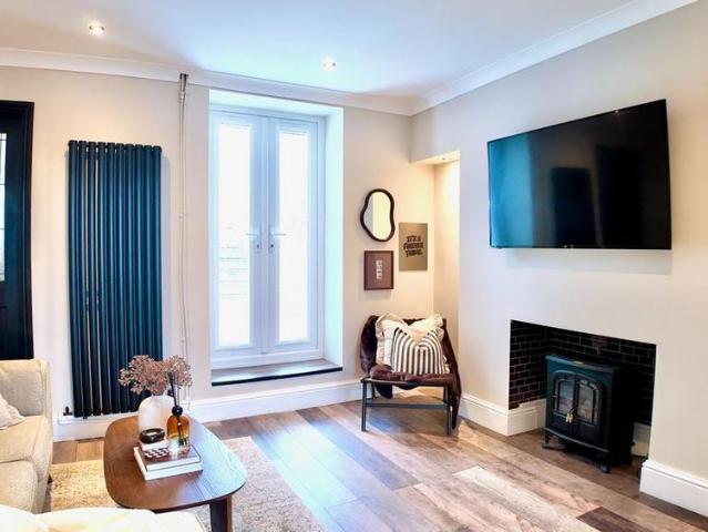 2 bedroom terraced house to rent