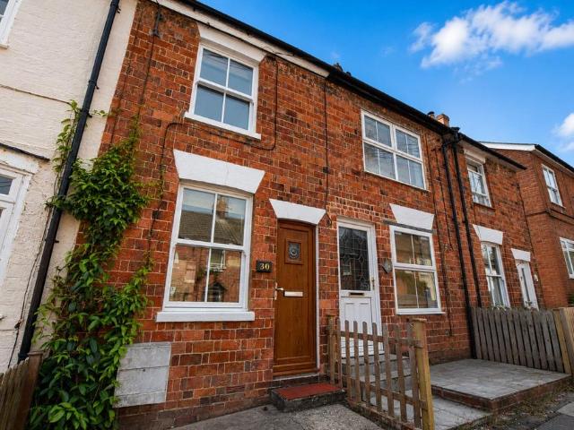 2 bedroom terraced house to rent