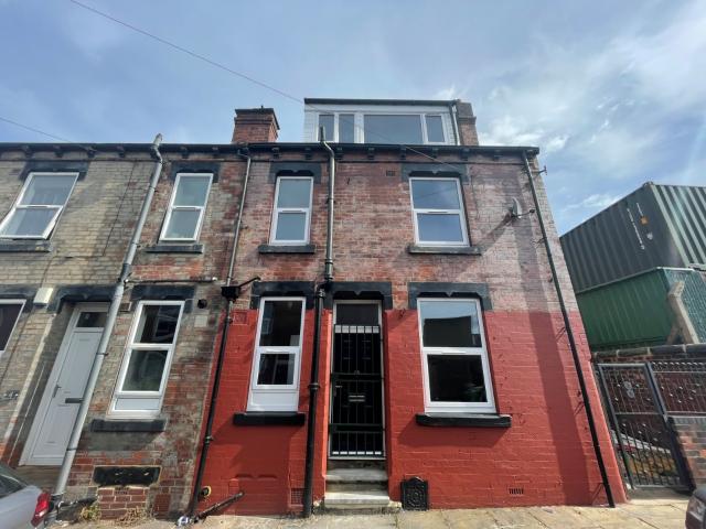 2 bedroom terraced house to rent