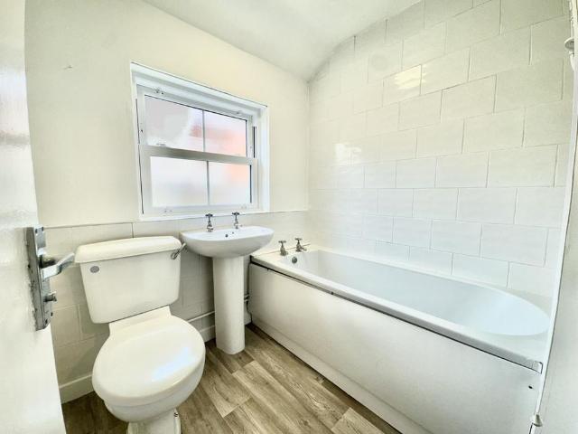 2 bedroom terraced house to rent