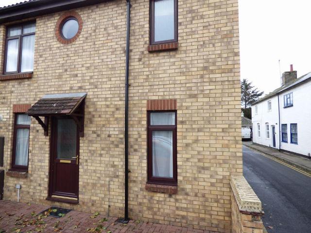 2 bedroom terraced house to rent