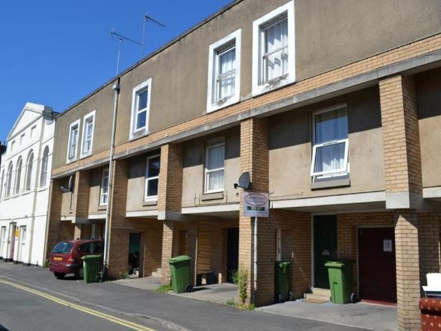 2 bedroom terraced house to rent