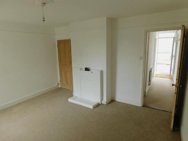 2 bedroom terraced house to rent