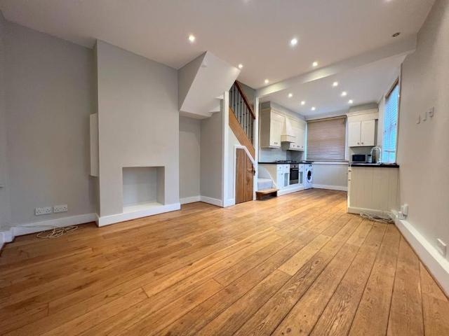 2 bedroom terraced house to rent
