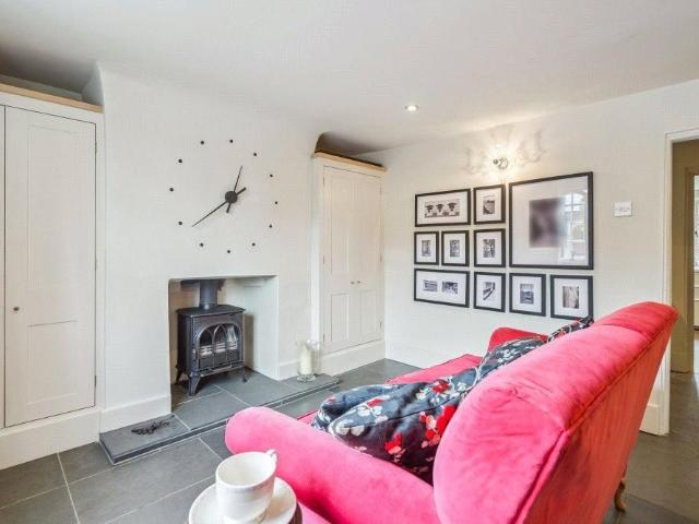 2 bedroom terraced house to rent