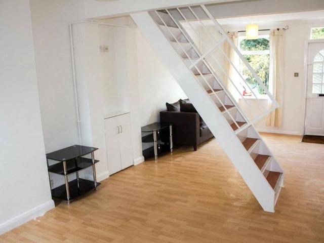 2 bedroom terraced house to rent