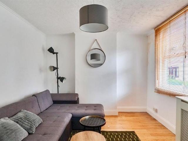2 bedroom terraced house to rent