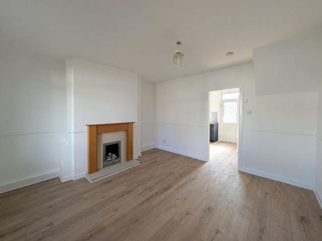 2 bedroom terraced house to rent