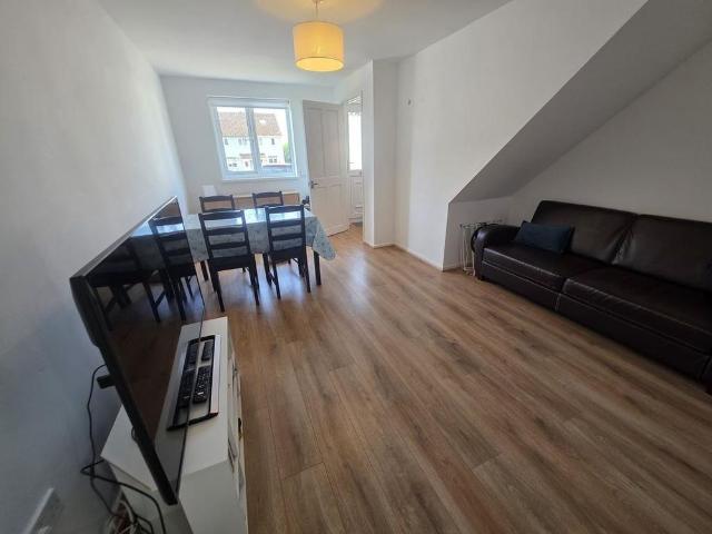 2 bedroom terraced house to rent