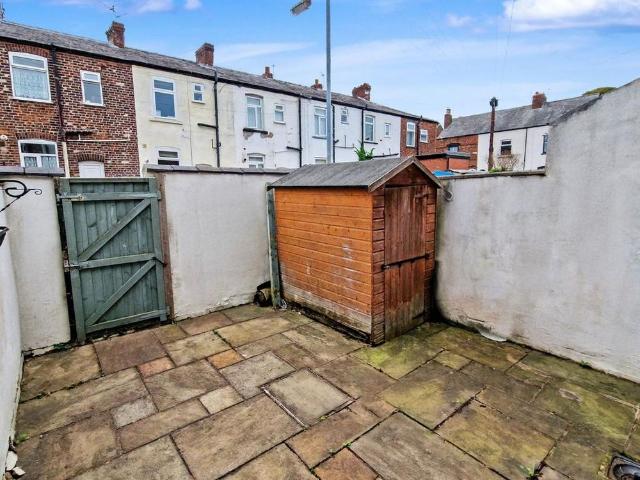 2 bedroom terraced house to rent
