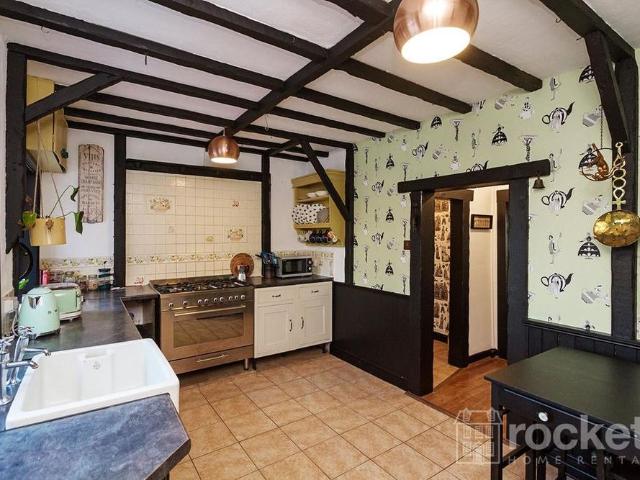 2 bedroom terraced house to rent