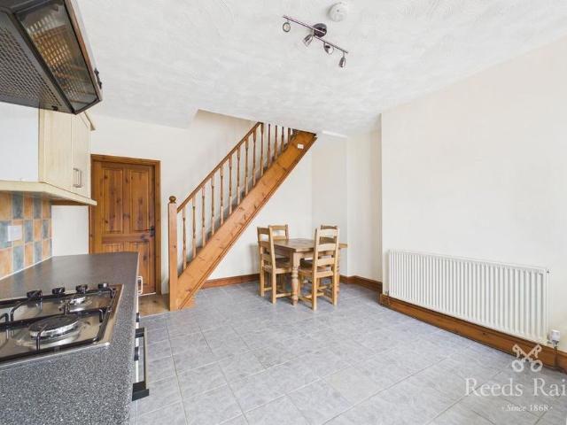2 bedroom terraced house to rent